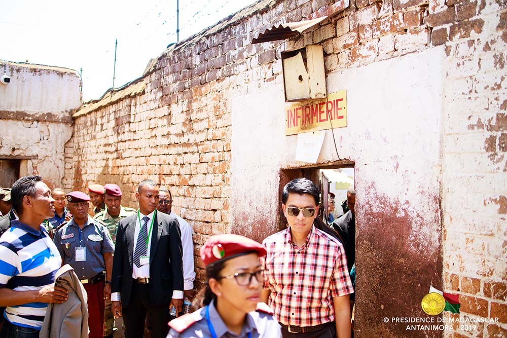 Maison Centrale d’Antanimora : pour l’humanisation de l'univers ...